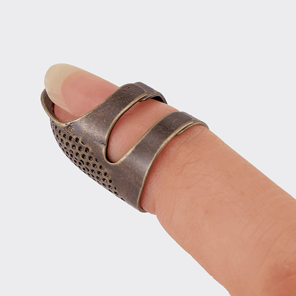 Clover adjustable metal open sided quilting thimble - size medium