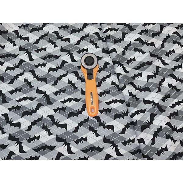 22481-21 going batty shadow - Moda Fab-Boo-Lous